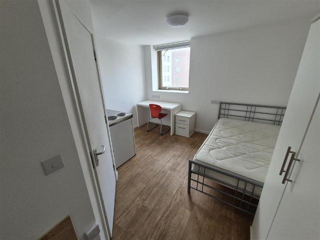 Studio to rent