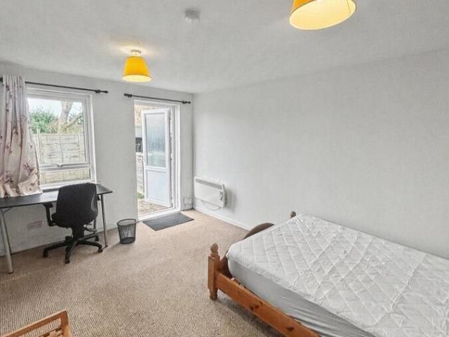 Studio to rent