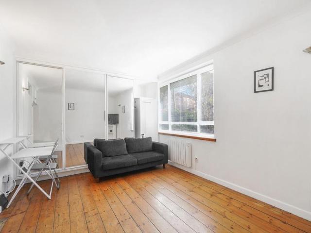 Studio to rent