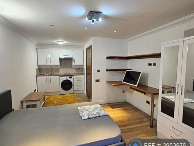 Studio to rent