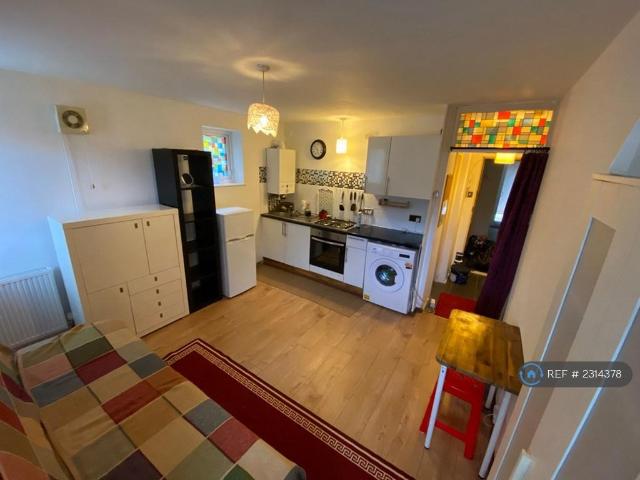 Studio to rent