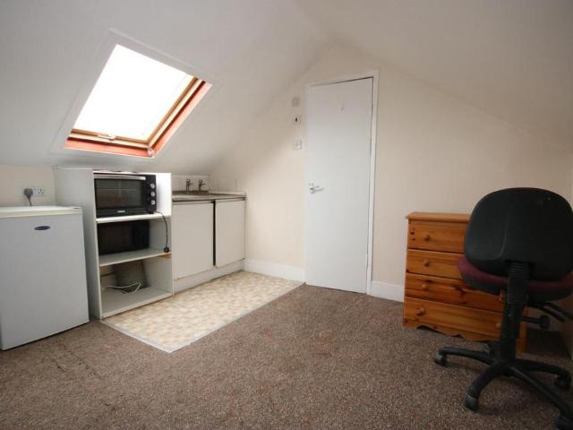 Studio to rent