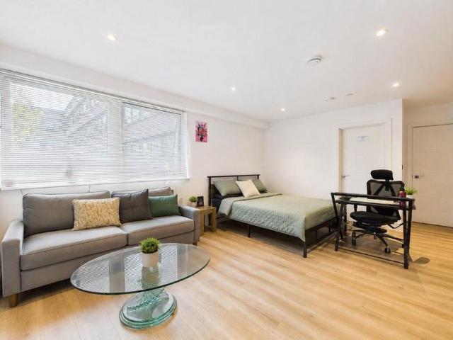 Studio to rent
