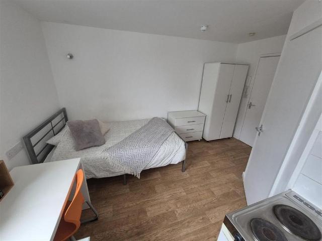 Studio to rent