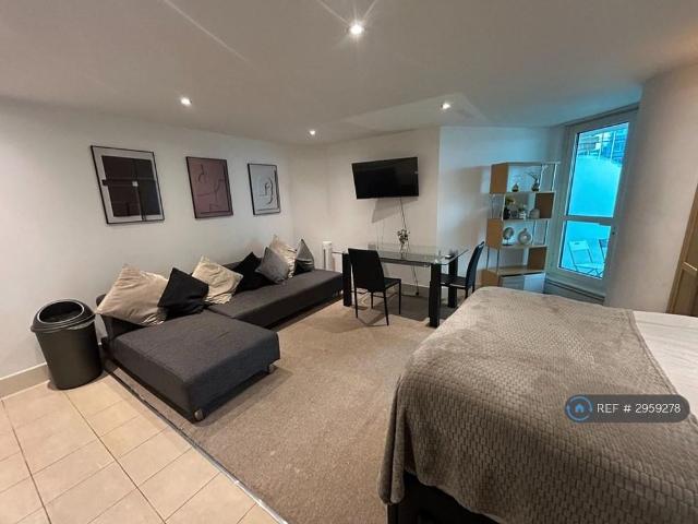 Studio to rent