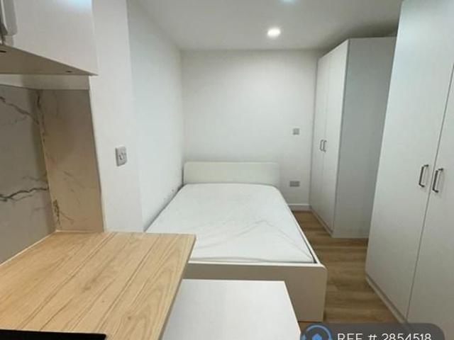 Studio to rent