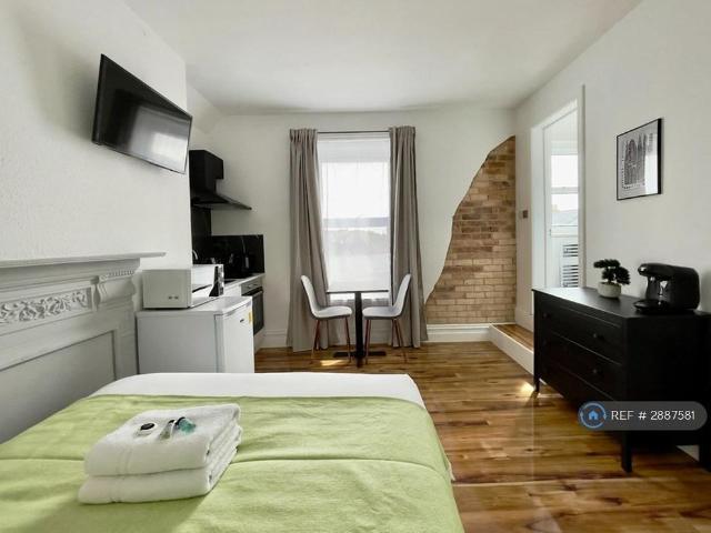 Studio to rent