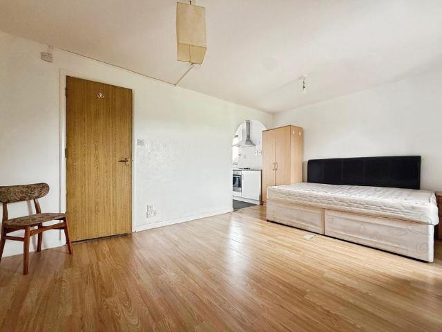 Studio to rent