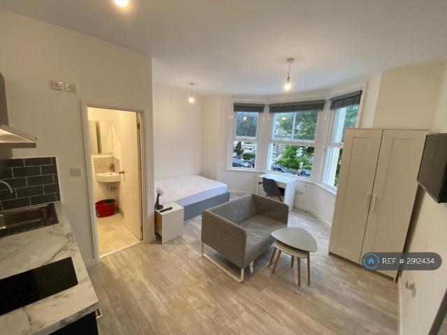 Studio to rent