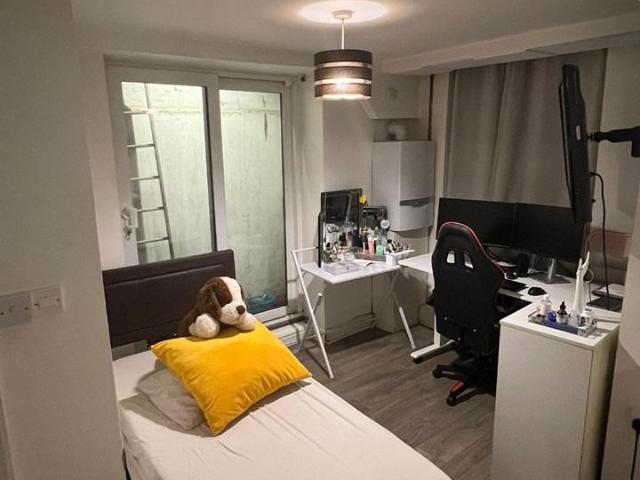 Studio to rent