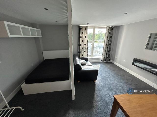 Studio to rent