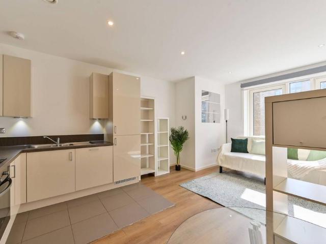 Studio to rent