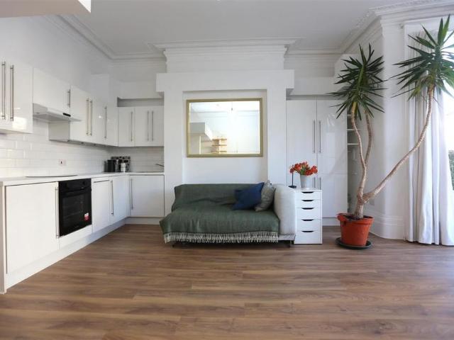 Studio to rent