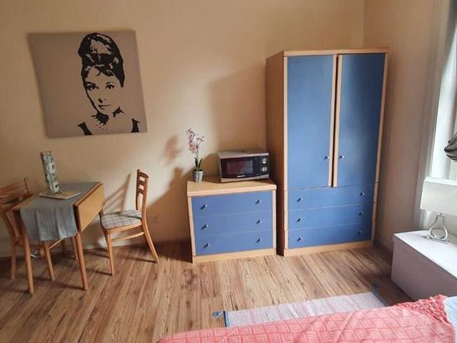 Studio to rent