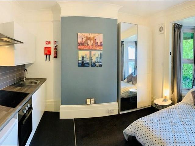 Studio to rent