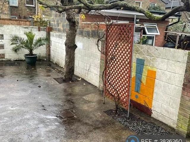 Studio to rent