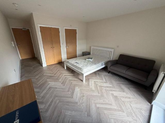 Studio to rent