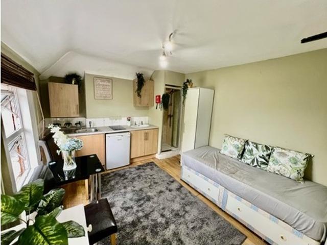 Studio To Rent