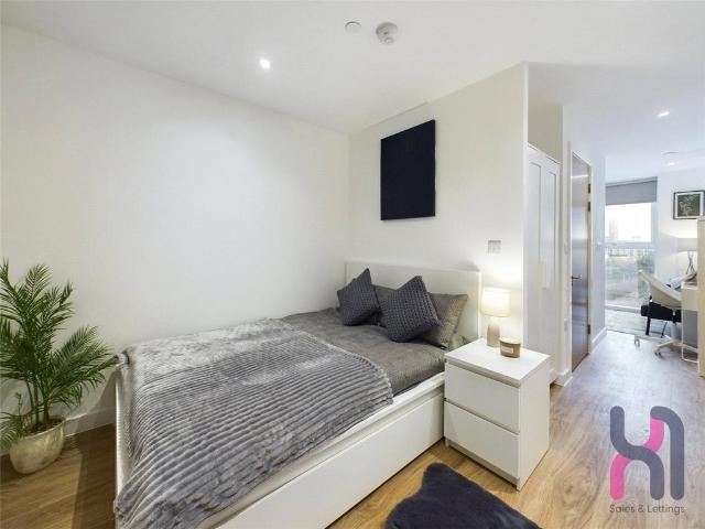 Studio to rent