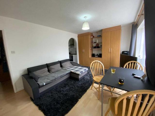 Studio to rent