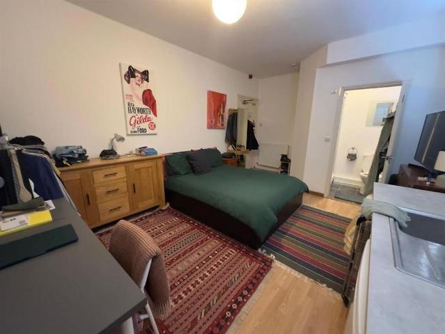 Studio to rent
