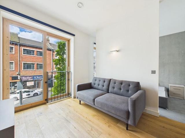 Studio to rent