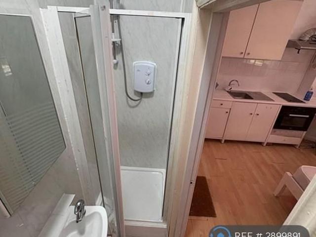 Studio to rent