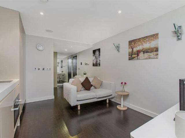 Studio to rent