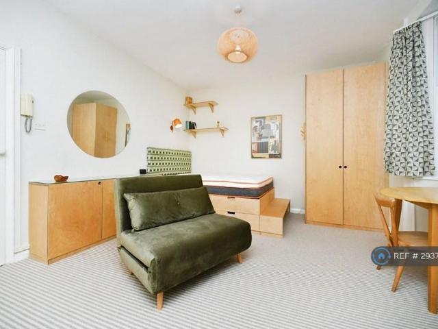 Studio to rent