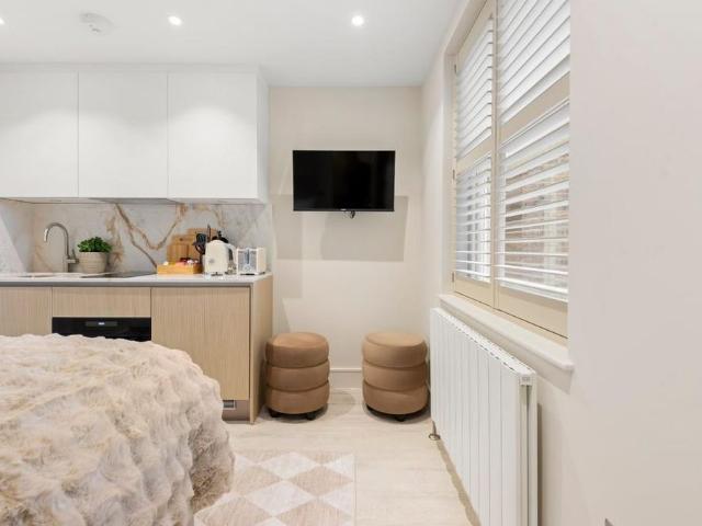 Studio to rent