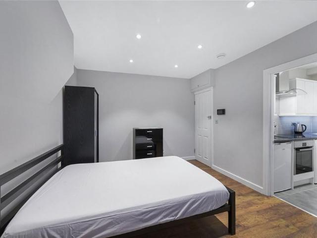 Studio to rent