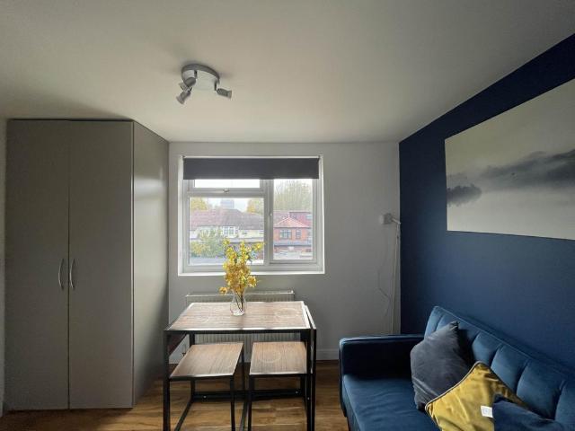 Studio to rent