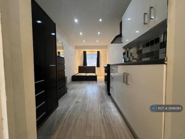 Studio to rent
