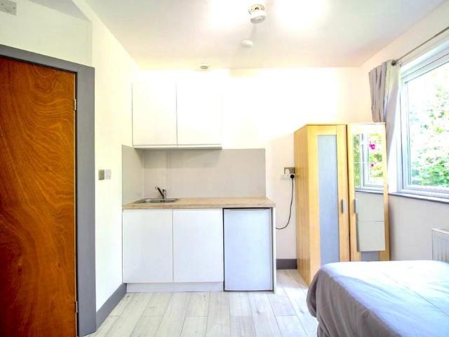 Studio to rent