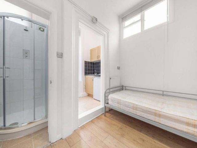 Studio to rent