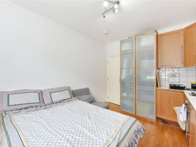 Studio to rent