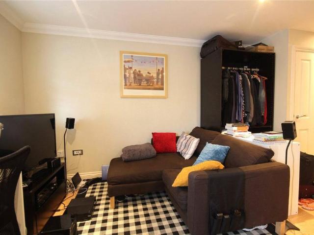 Studio to rent