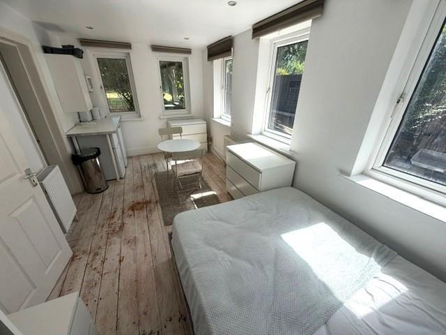 Studio to rent