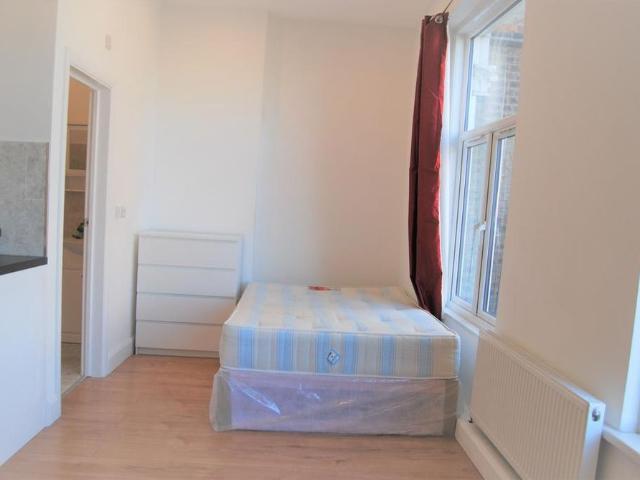 Studio to rent