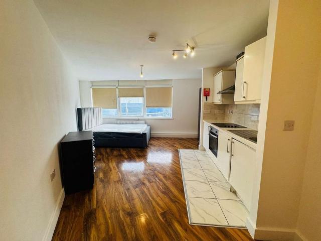 Studio to rent
