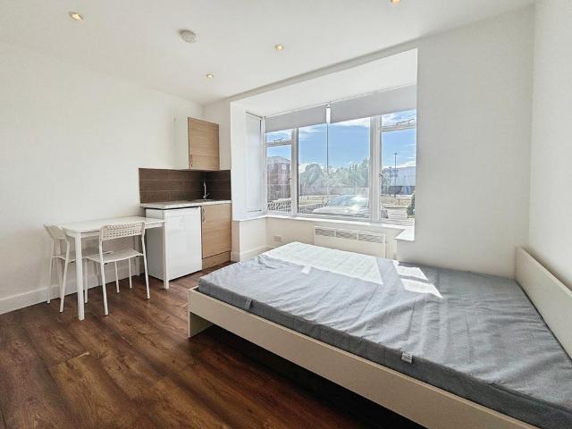 Studio to rent