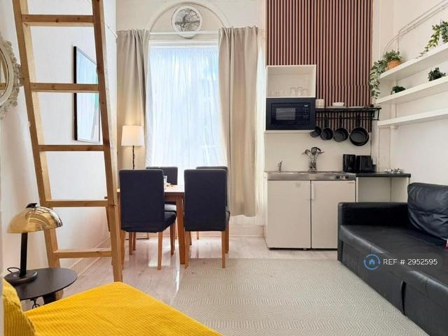Studio to rent