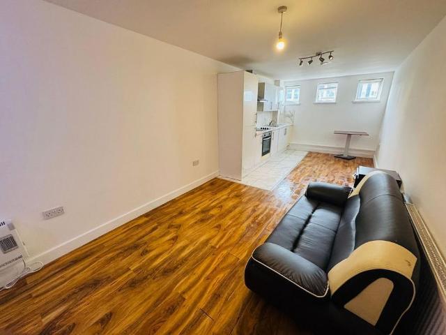 Studio to rent