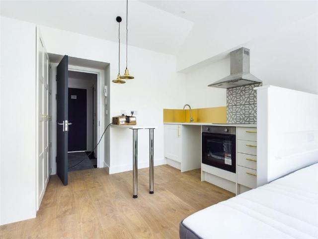 Studio to rent