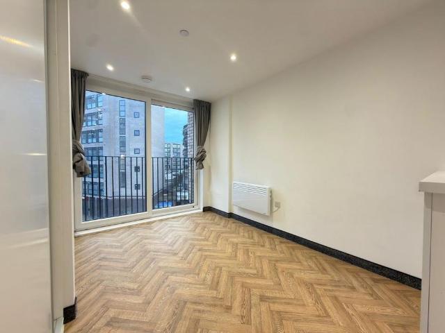 Studio to rent