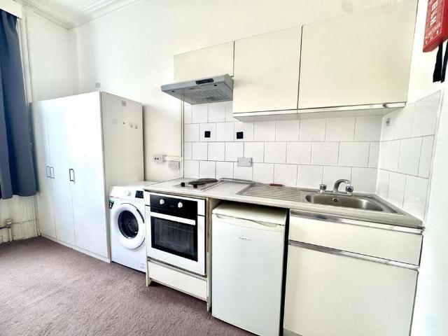 Studio to rent