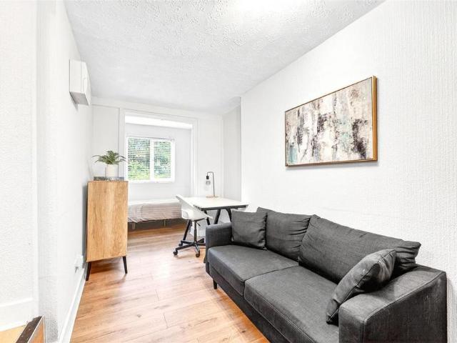 Studio to rent