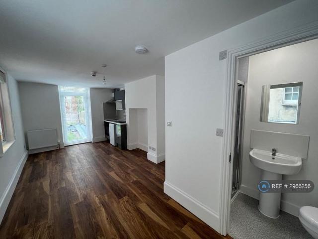 Studio to rent