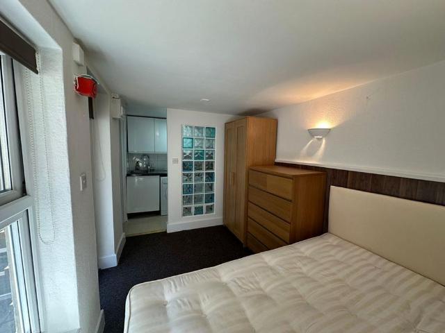 Studio to rent