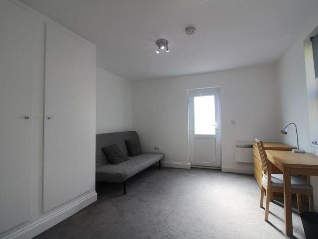 Studio to rent